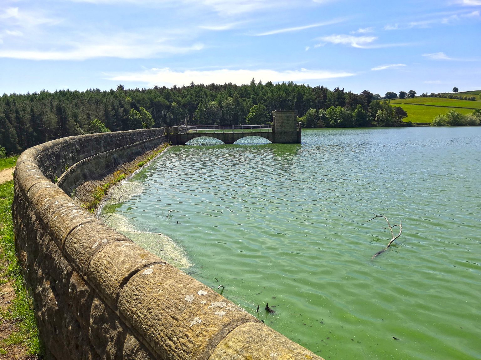 Linacre Reservoirs – Hadfield Hikes